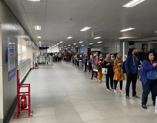 Bikin Antrian Panjang, Anies Diminta Cabut Pembatasan Frekuensi ...