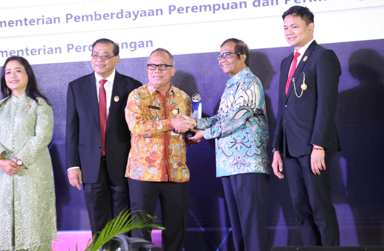Kementan Raih Peringkat 1 Kementerian Paling Informatif 2022 dari KIP ...